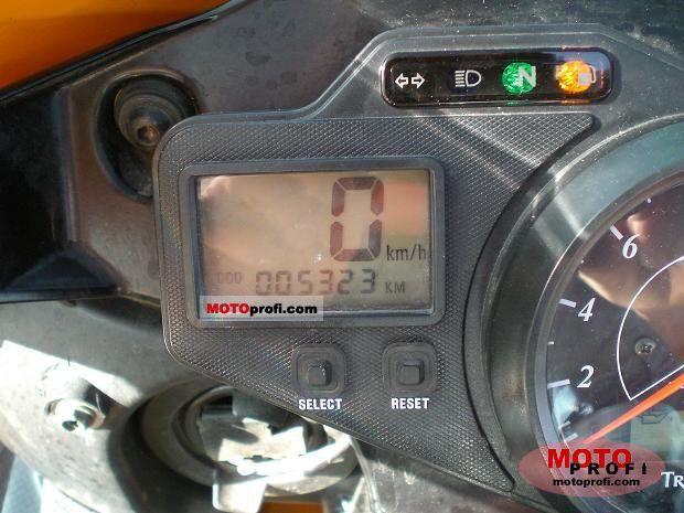 Triumph Daytona 955i 2005 Specs and Photos